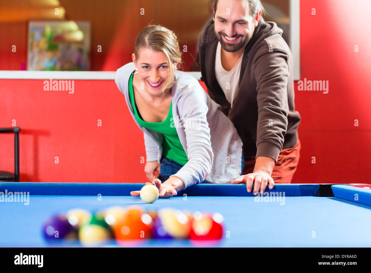 Couple at pool table hi-res stock photography and images - Alamy