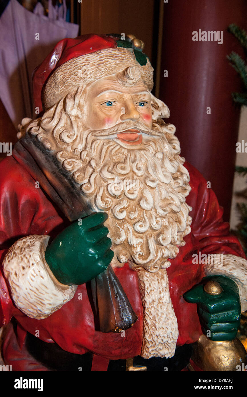 Santa Claus sculpture, Christmas market, Rudesheim, Germany Stock Photo ...