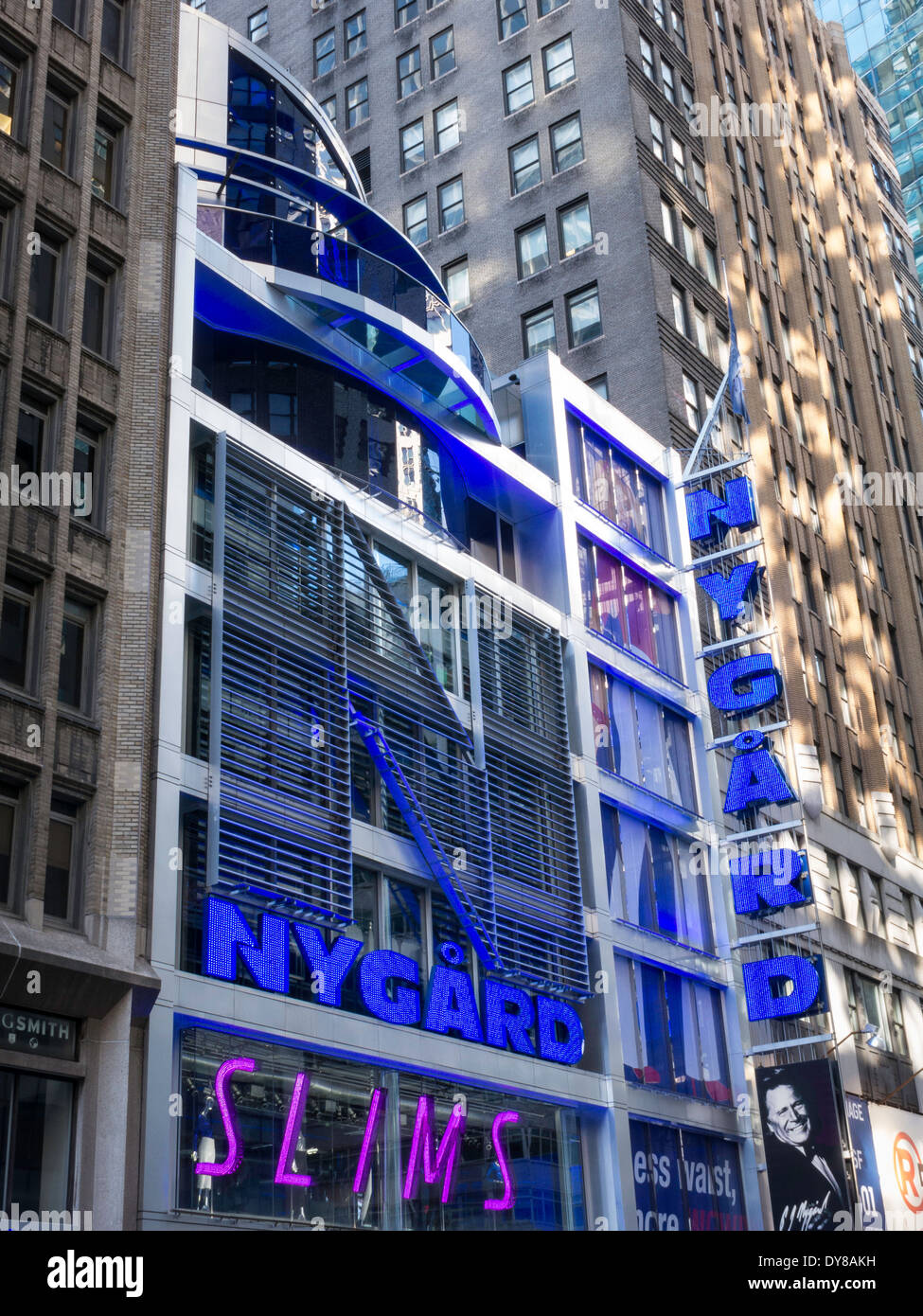 Storefront advertisement hi-res stock photography and images - Alamy