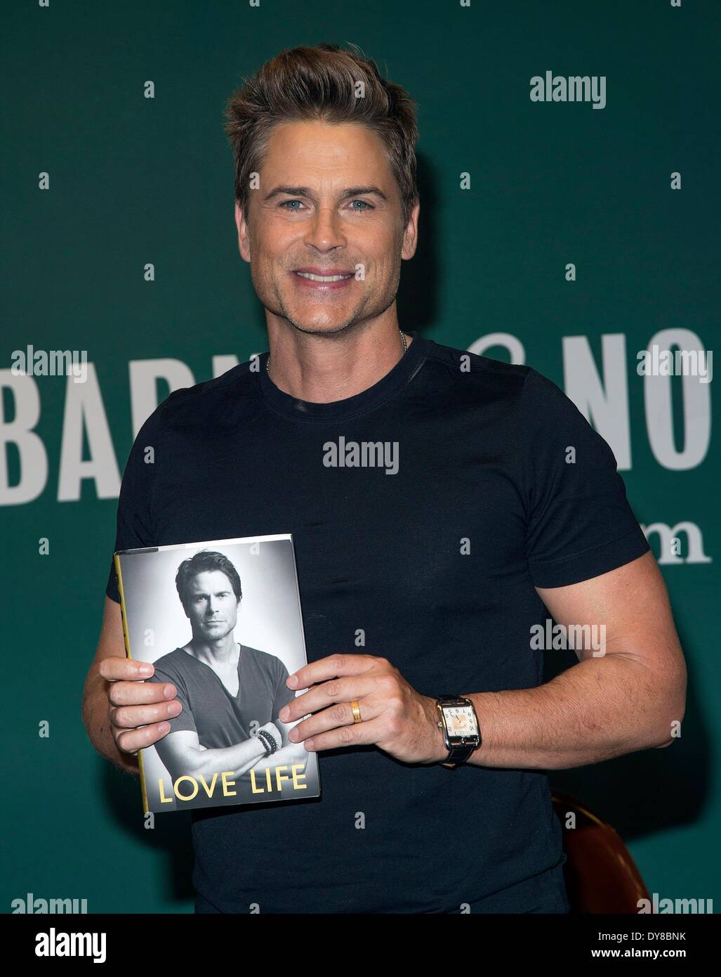 New York, NY, USA. 9th Apr, 2014. Rob Lowe at in-store appearance for ...