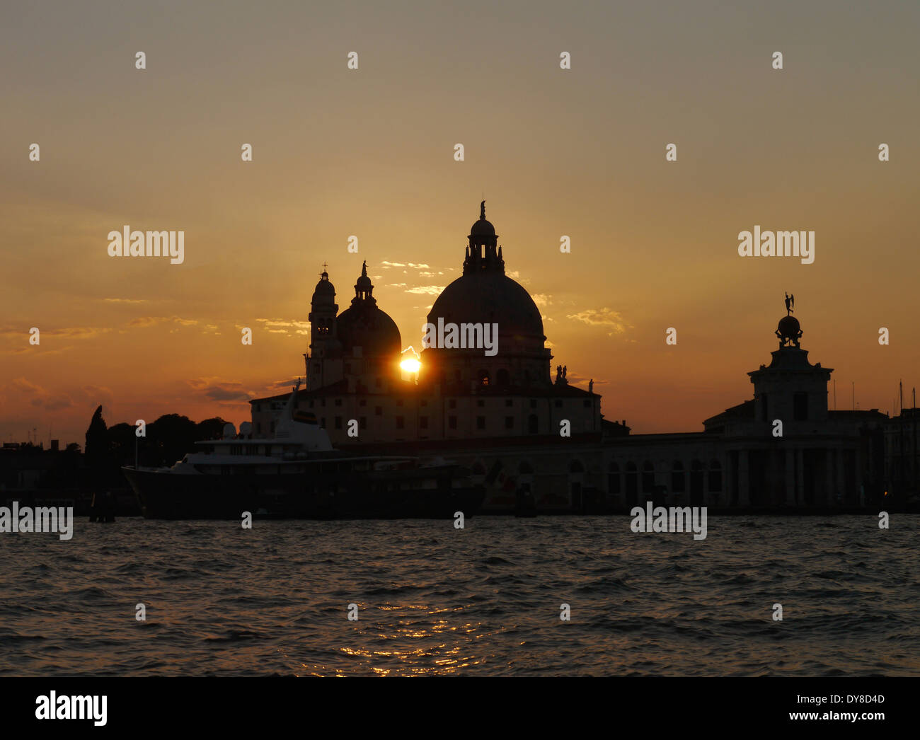 Santa maria della salute venice hi-res stock photography and images - Alamy