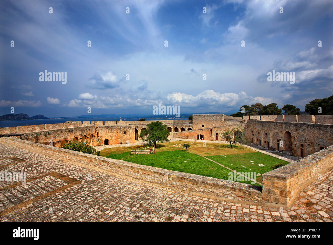 Pylos niokastro castle hi-res stock photography and images - Alamy