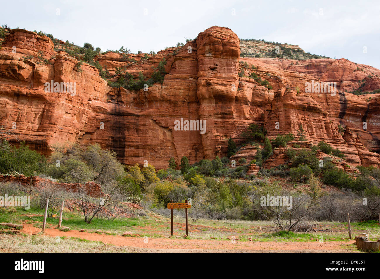 Palatki ruin hi-res stock photography and images - Alamy
