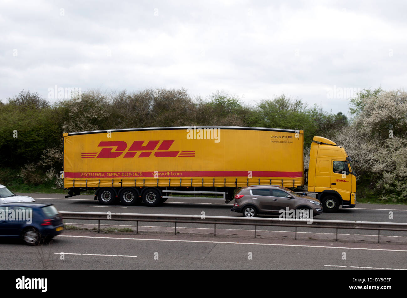 Dhl hgv truck lorry hi-res stock photography and images - Alamy