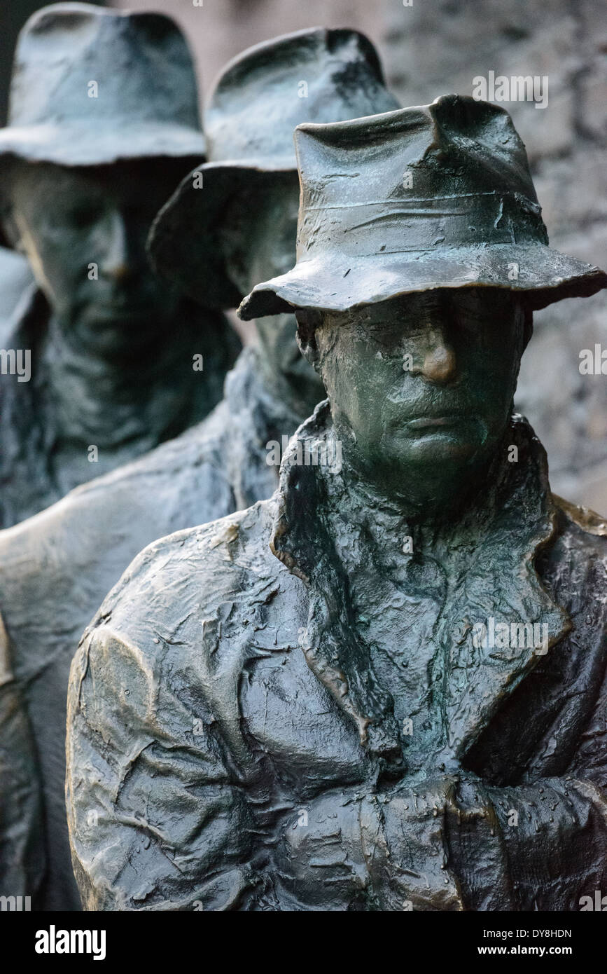 Statues depicting men in the Great Depression at the FDR Memorial in ...