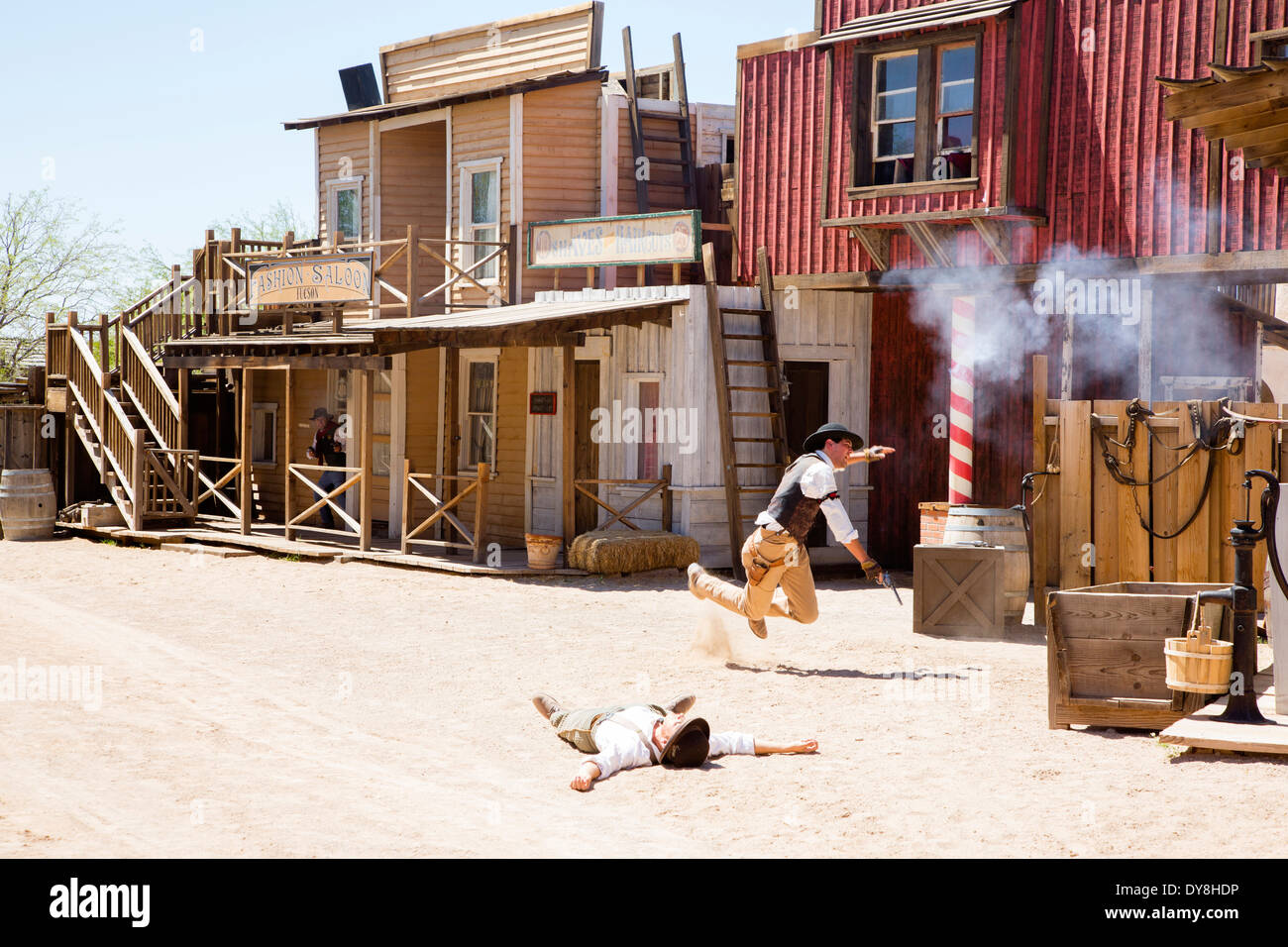 Old western gunfight hi-res stock photography and images - Alamy