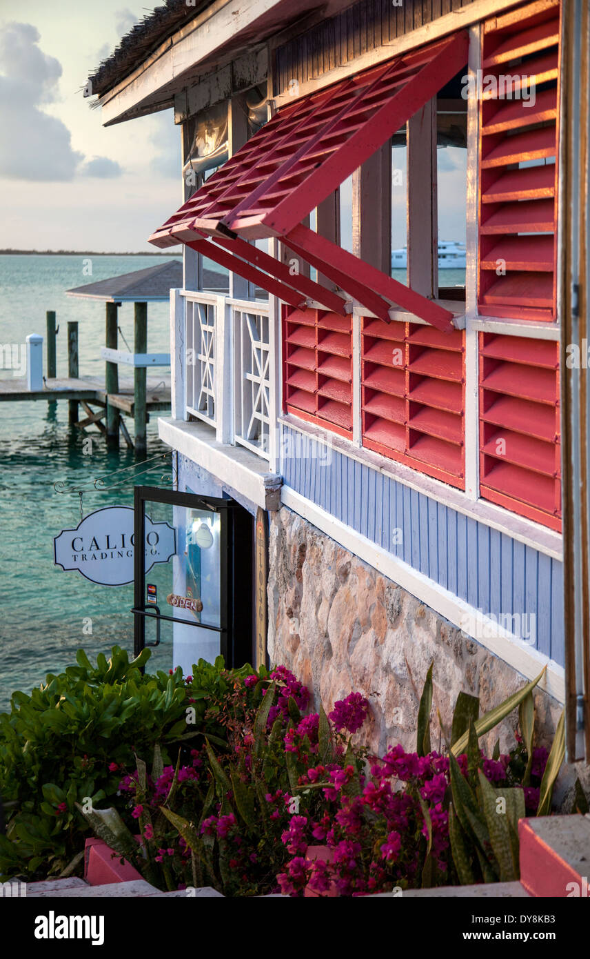 Romora Bay resort restaurant on Harbour Island Stock Photo - Alamy