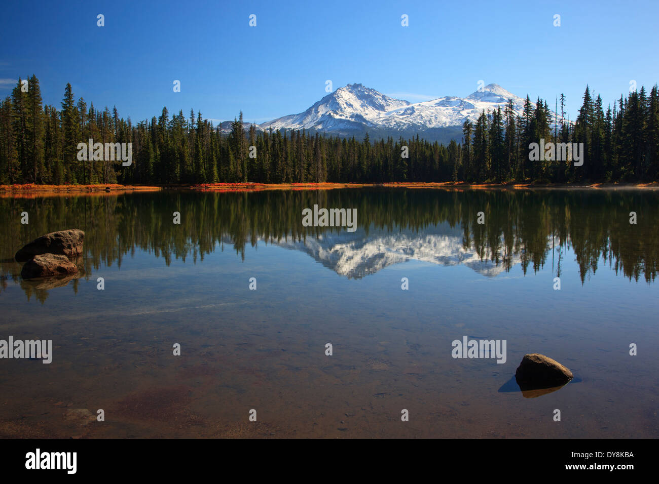 USA, Oregon, Willamette National Forest, Scott Lake with North and ...