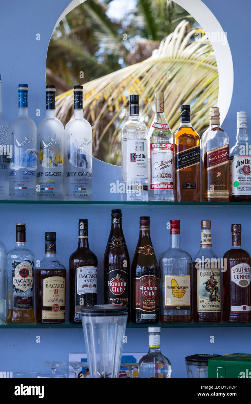 Outdoor bar hi-res stock photography and images - Alamy