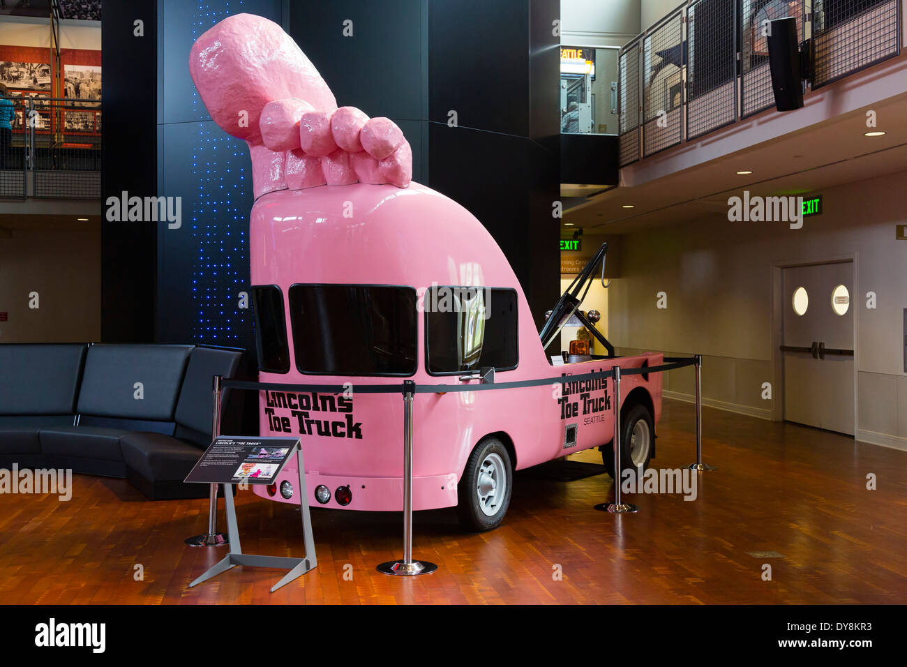 Lincolns toe truck hi-res stock photography and images - Alamy