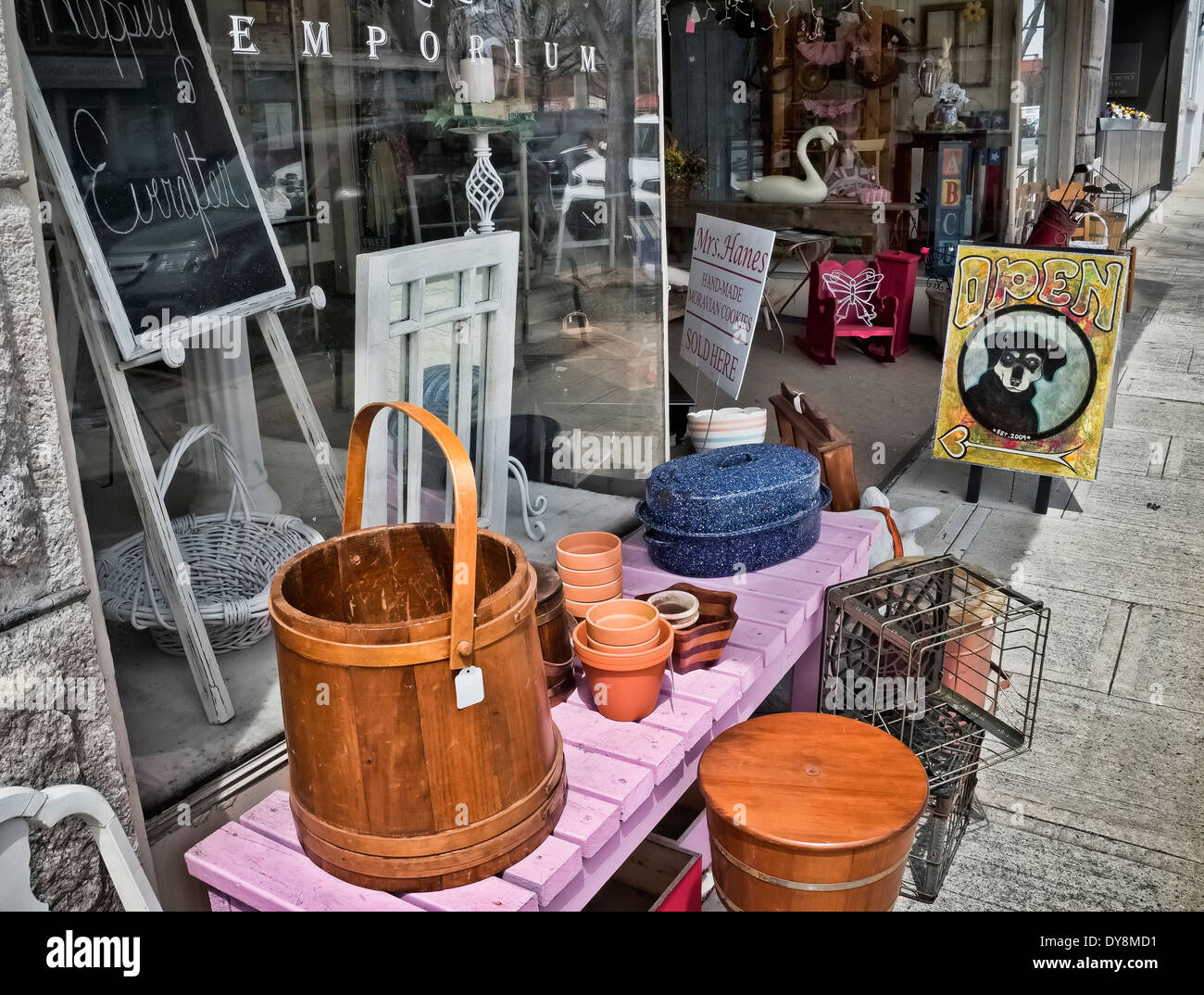 Antique store lexington hi-res stock photography and images - Alamy