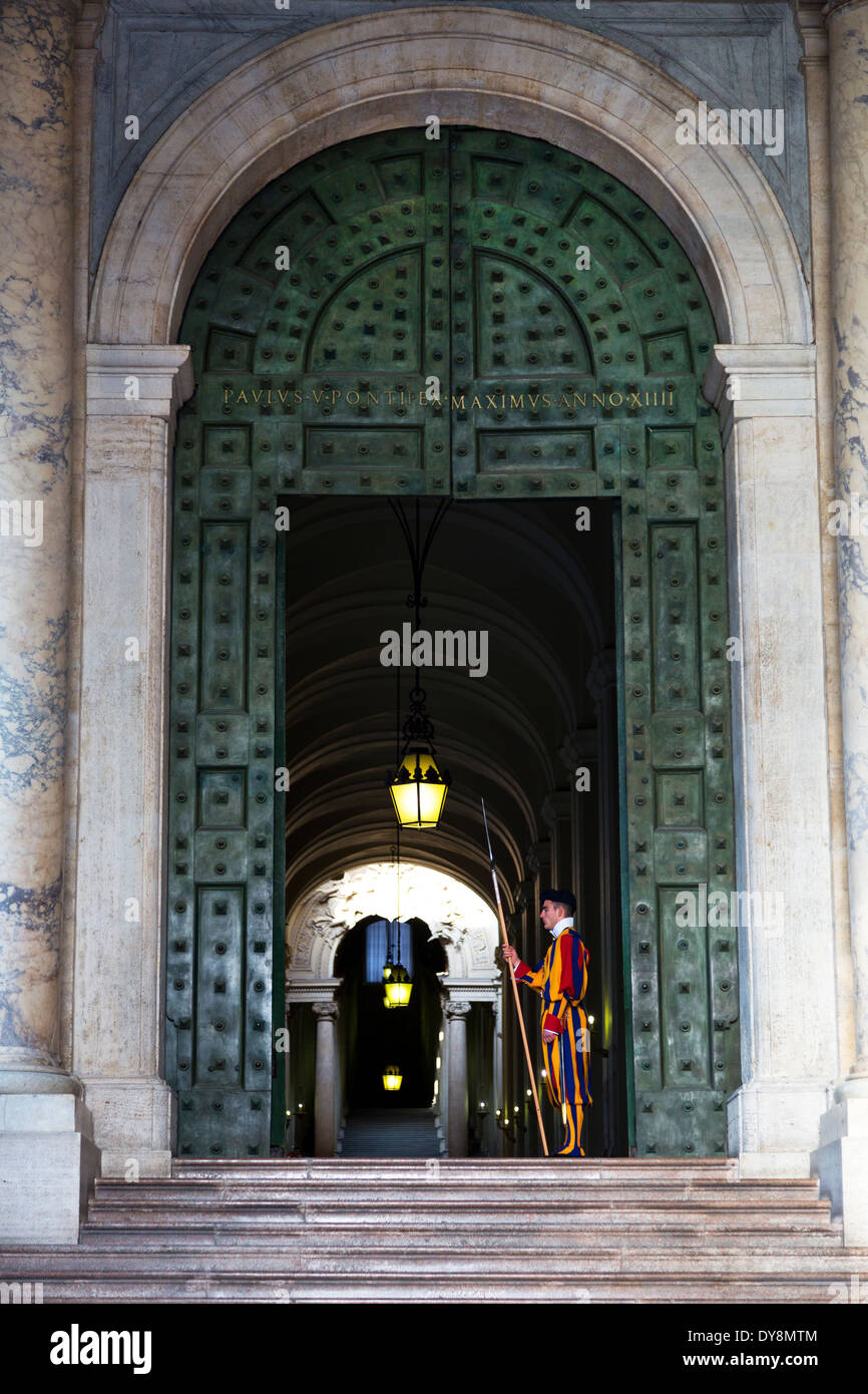 Swiss military uniform hi-res stock photography and images - Alamy