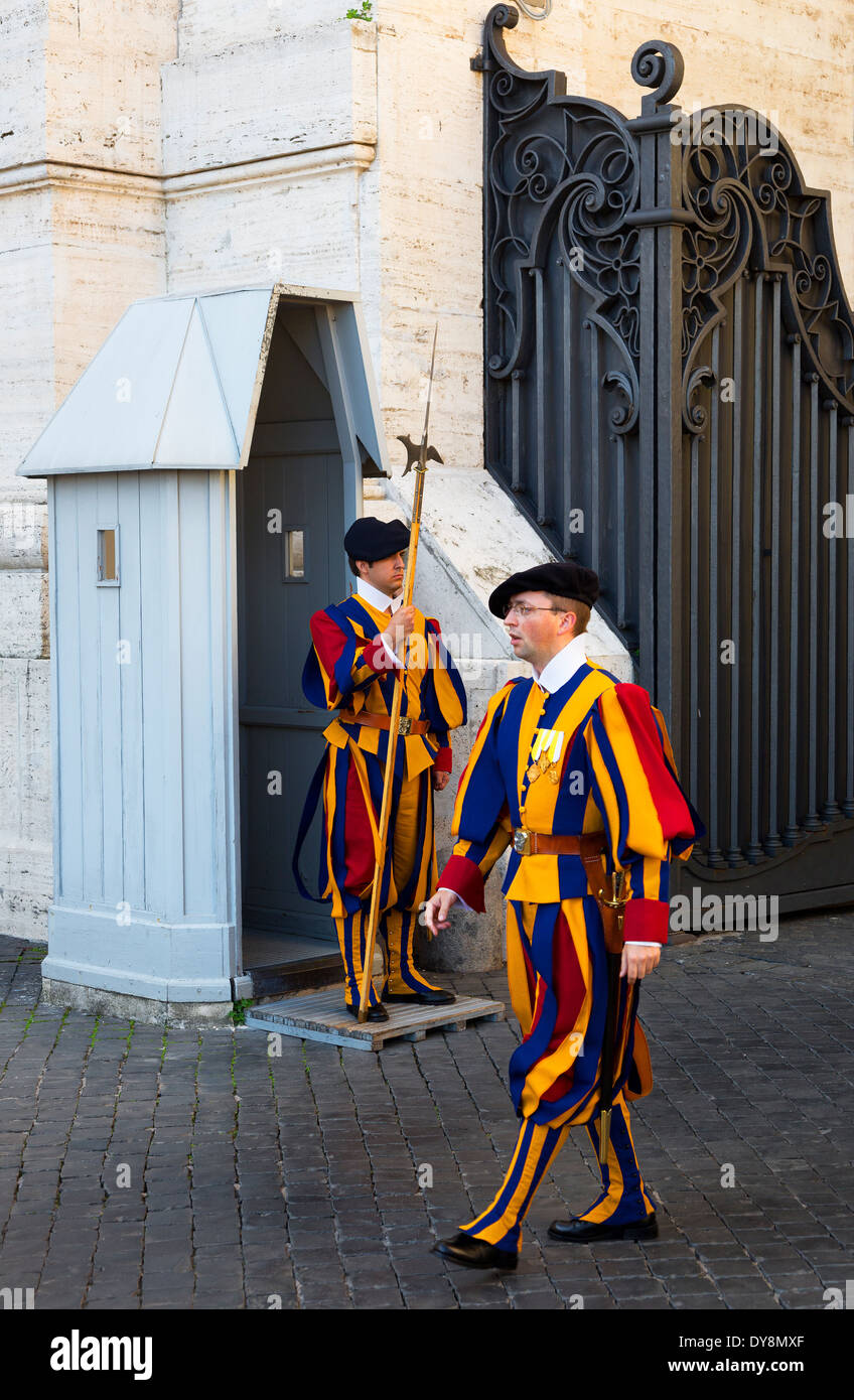 Swiss guard old army hi-res stock photography and images - Alamy