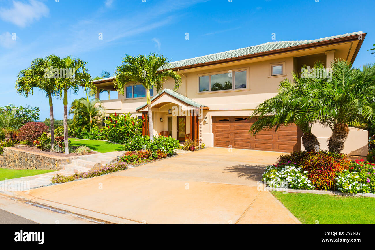 Beautiful Home Exterior, Luxury Home, Sunny Blue Sky Stock Photo - Alamy