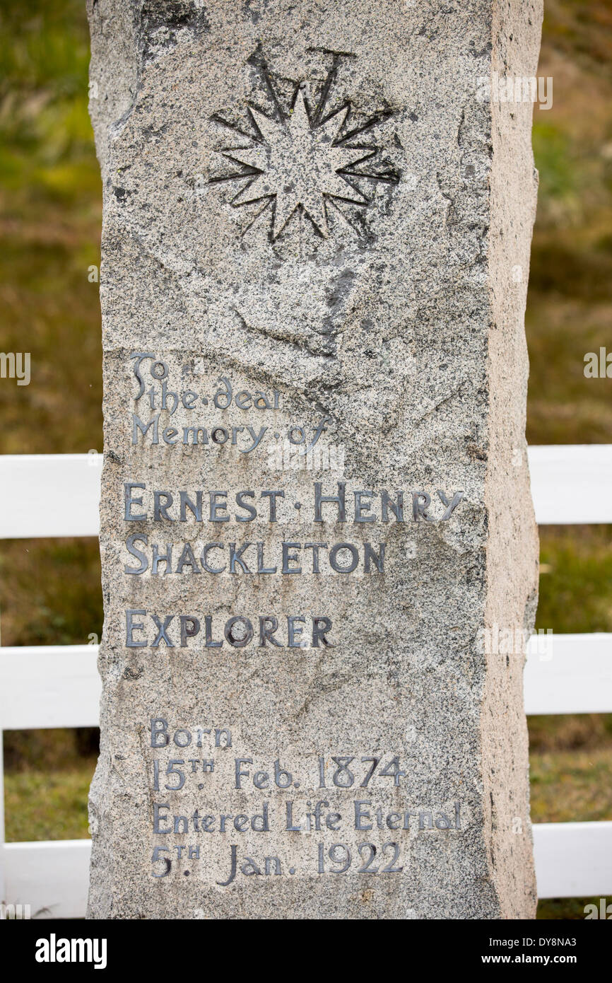 Grave of ernest shackleton hi-res stock photography and images - Alamy