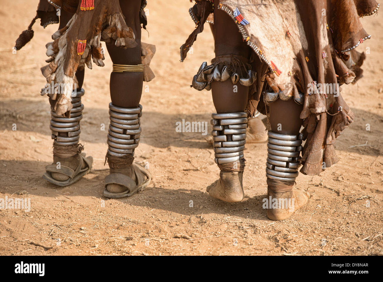 South africa traditional women dance hi-res stock photography and ...