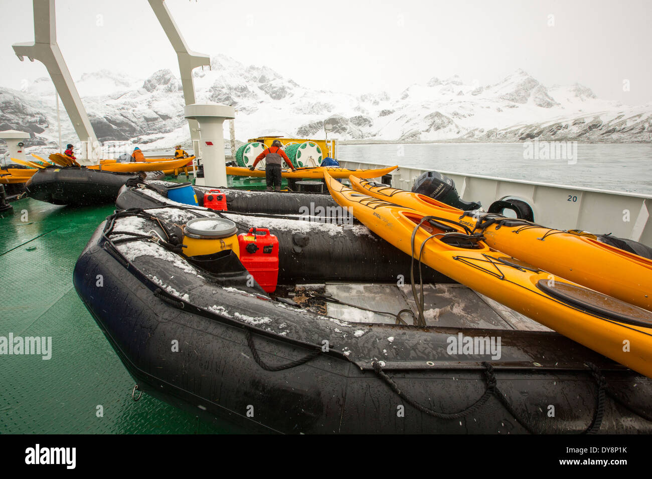 Kayak with ship hi-res stock photography and images - Alamy