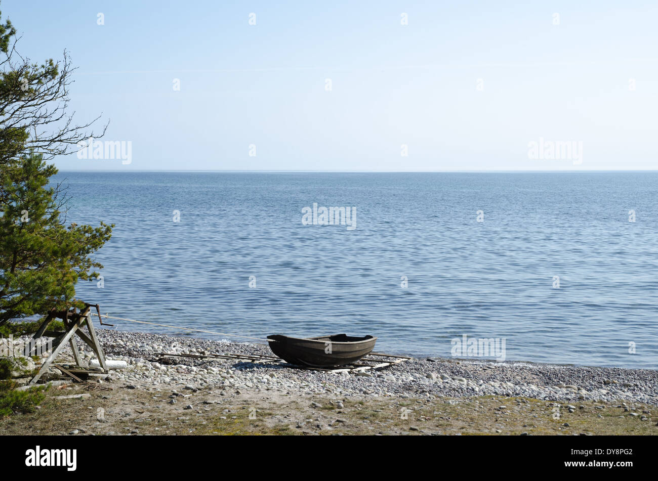Beached row boat hi-res stock photography and images - Alamy