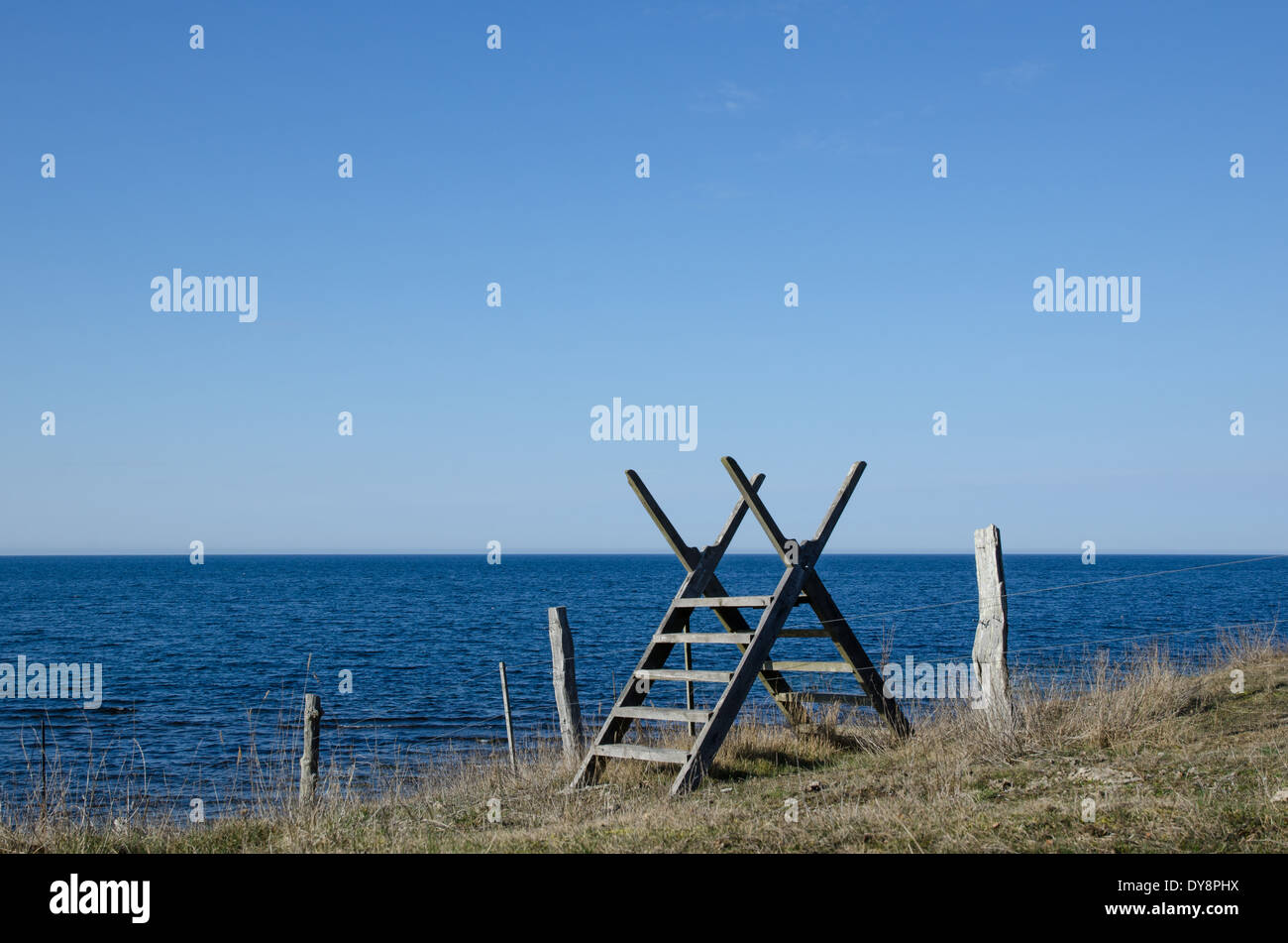 Wooden stile in fence hi-res stock photography and images - Alamy