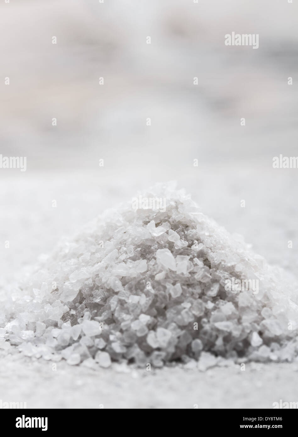 Crystal salt hi-res stock photography and images - Alamy