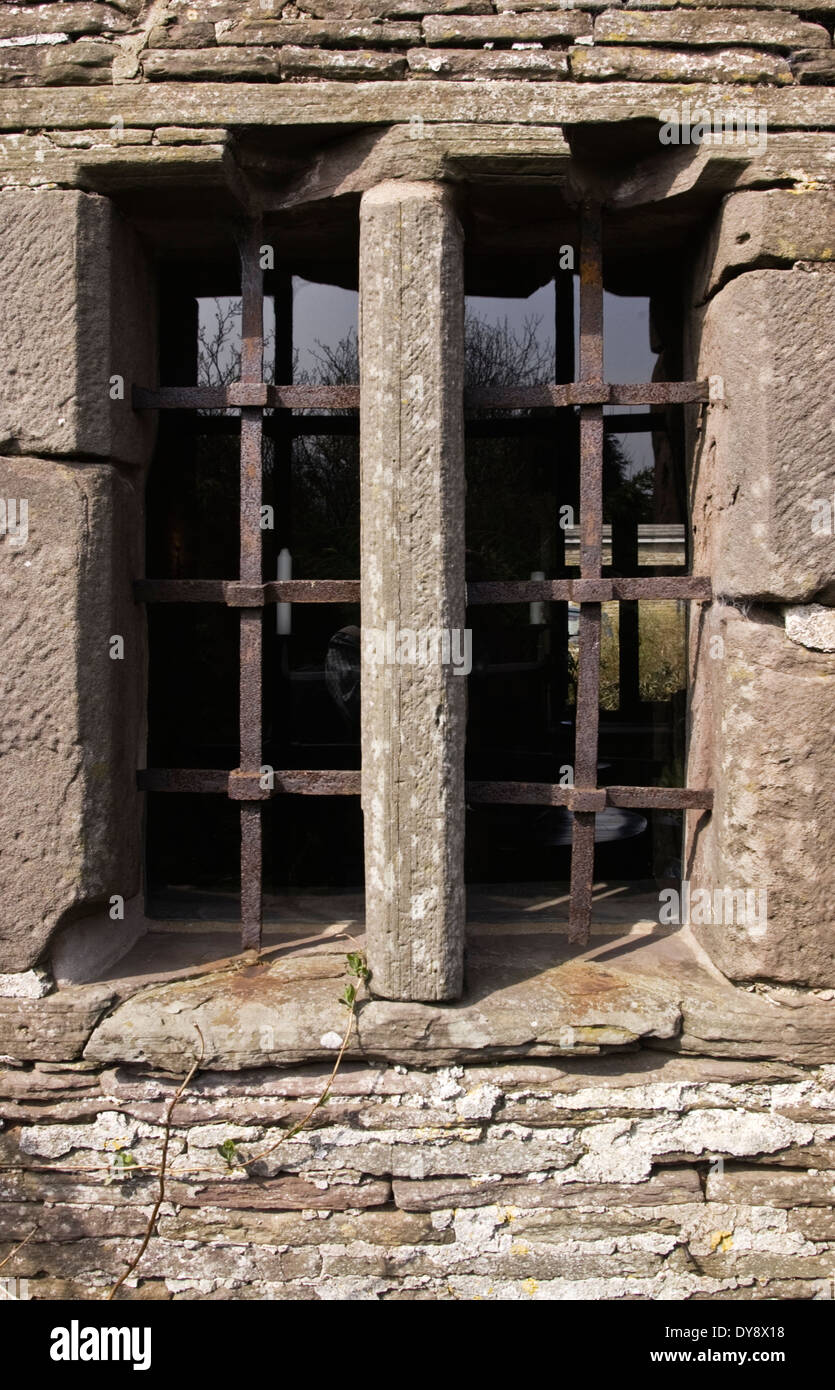 Mediaeval window at Olchon Court, 14th century mediaeval farmhouse ...
