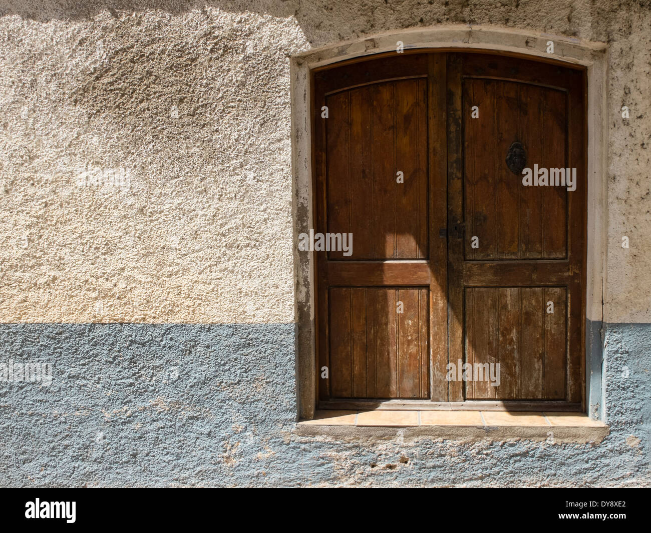 Closed house hi-res stock photography and images - Alamy