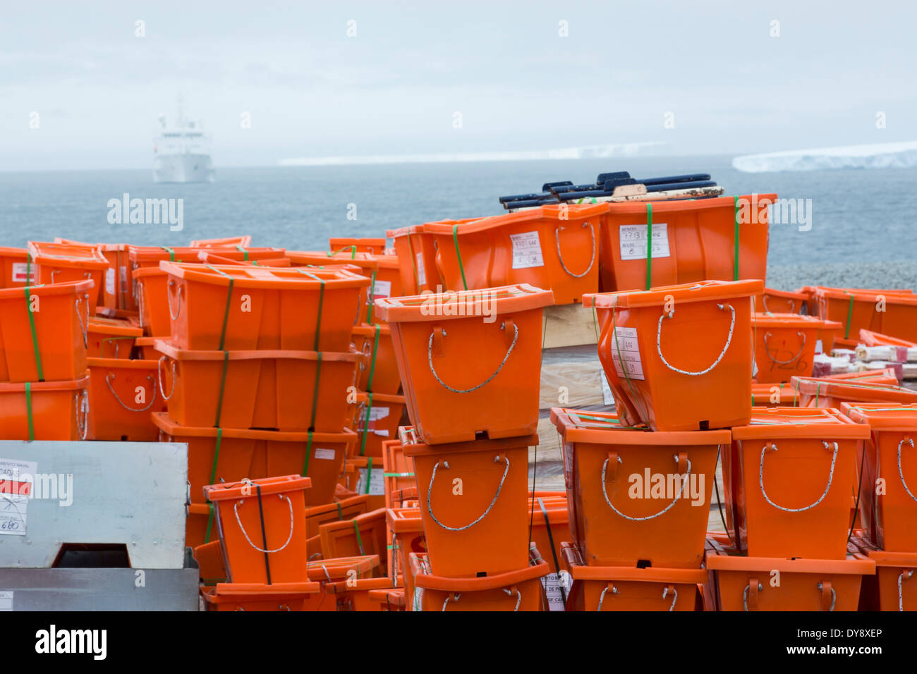 Argentinian research base in antarctica hi-res stock photography and ...