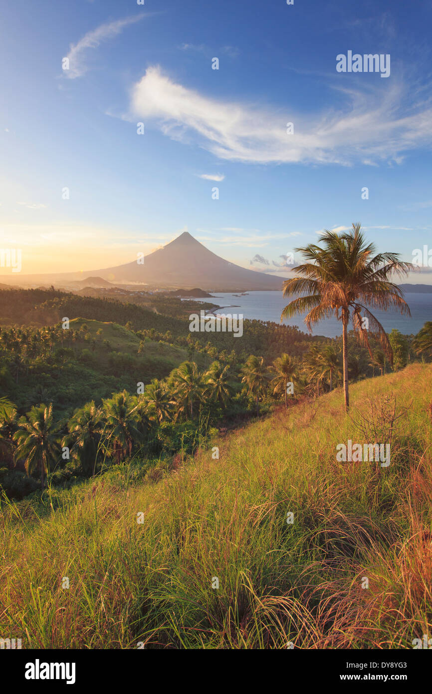 Philippines, Southeastern Luzon, Bicol, Mayon Volcano Stock Photo - Alamy