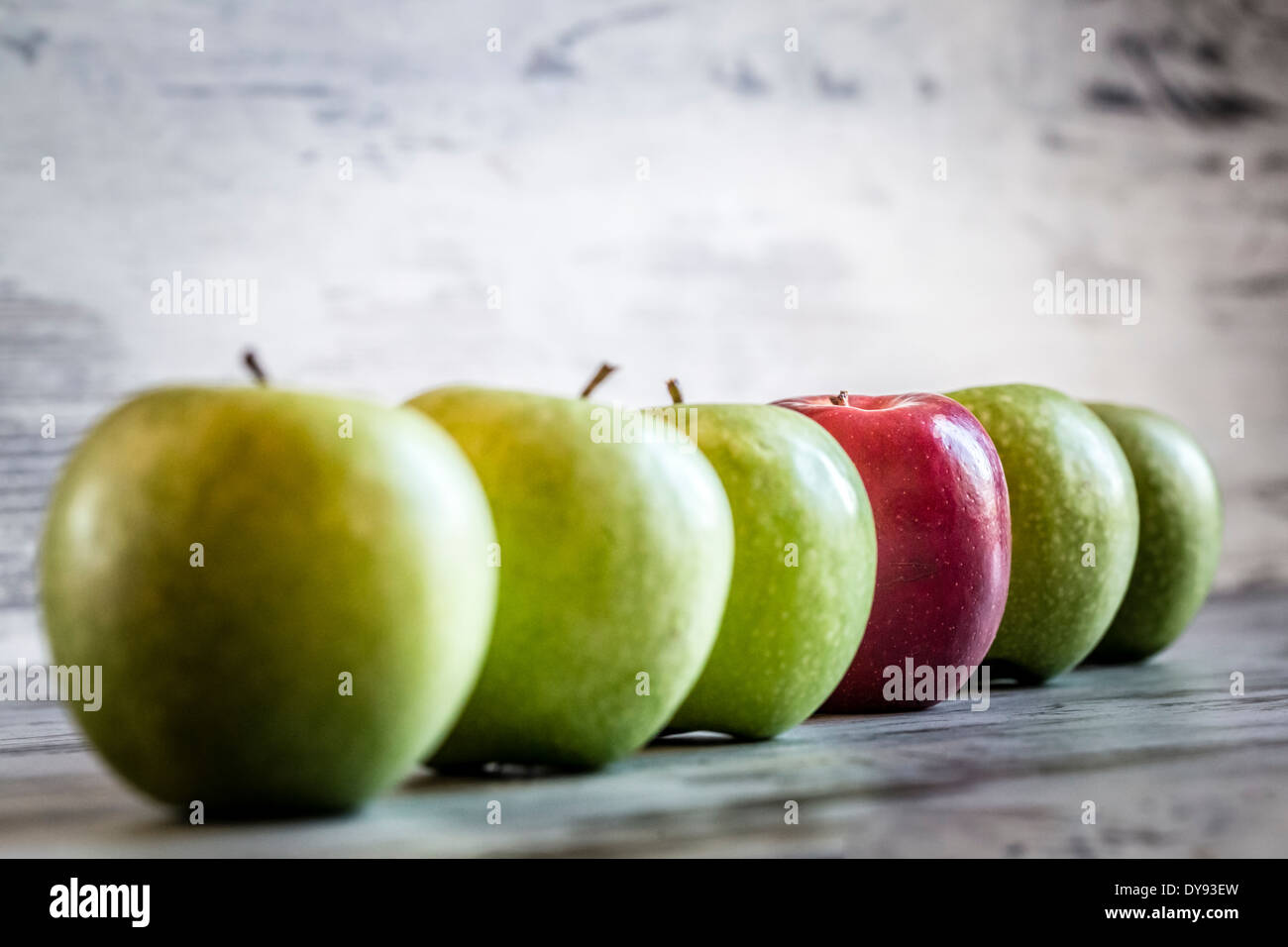 Apple row hi-res stock photography and images - Alamy