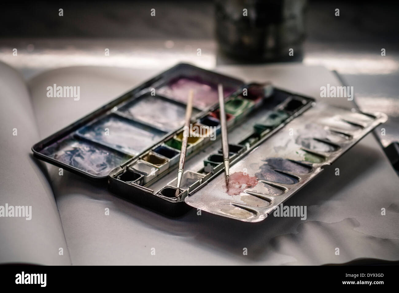 Paint box hi-res stock photography and images - Alamy