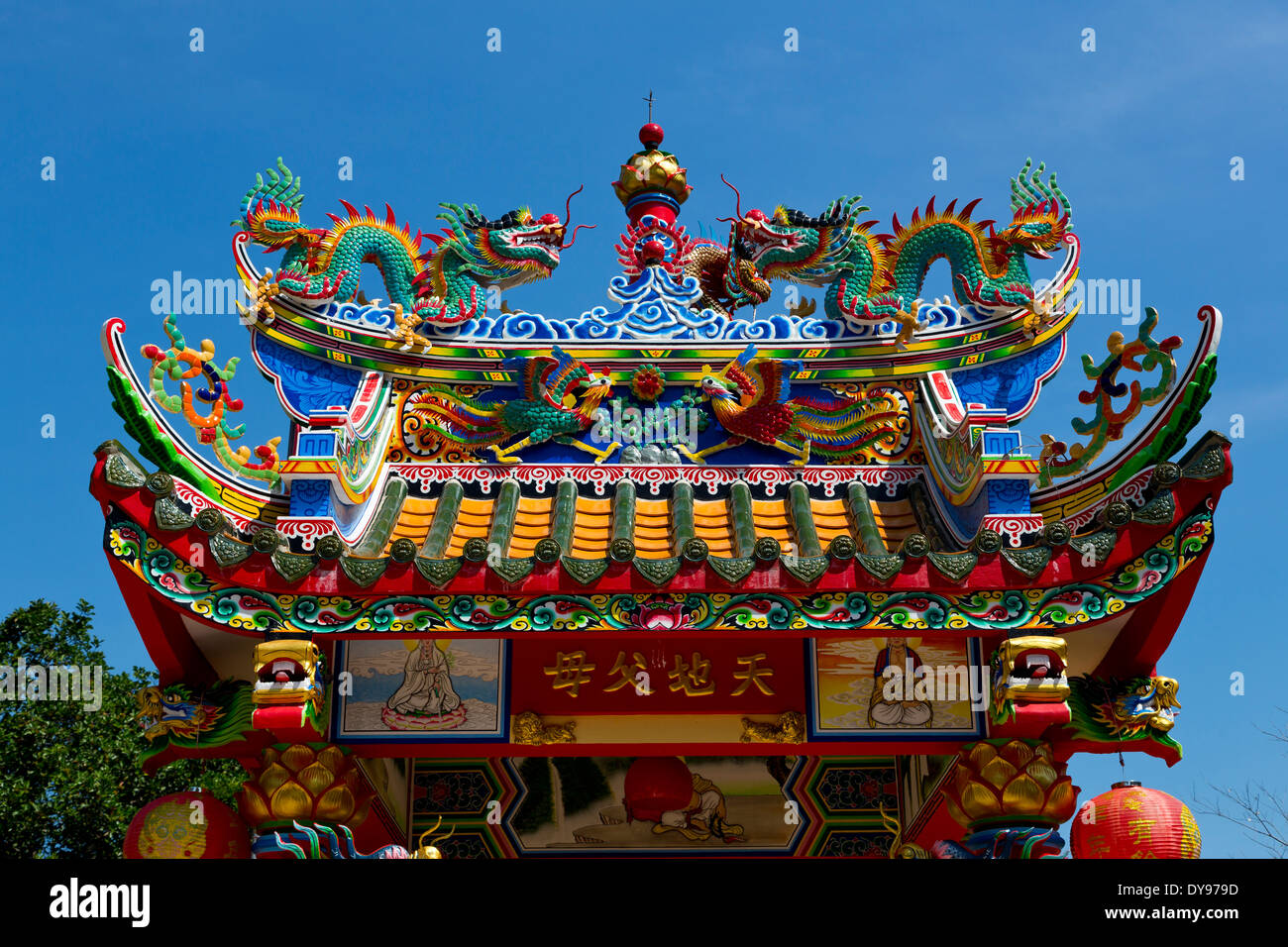 Decorated Roof of the Chinese Shrine Chao Po Koh Chang, Thailand Stock ...