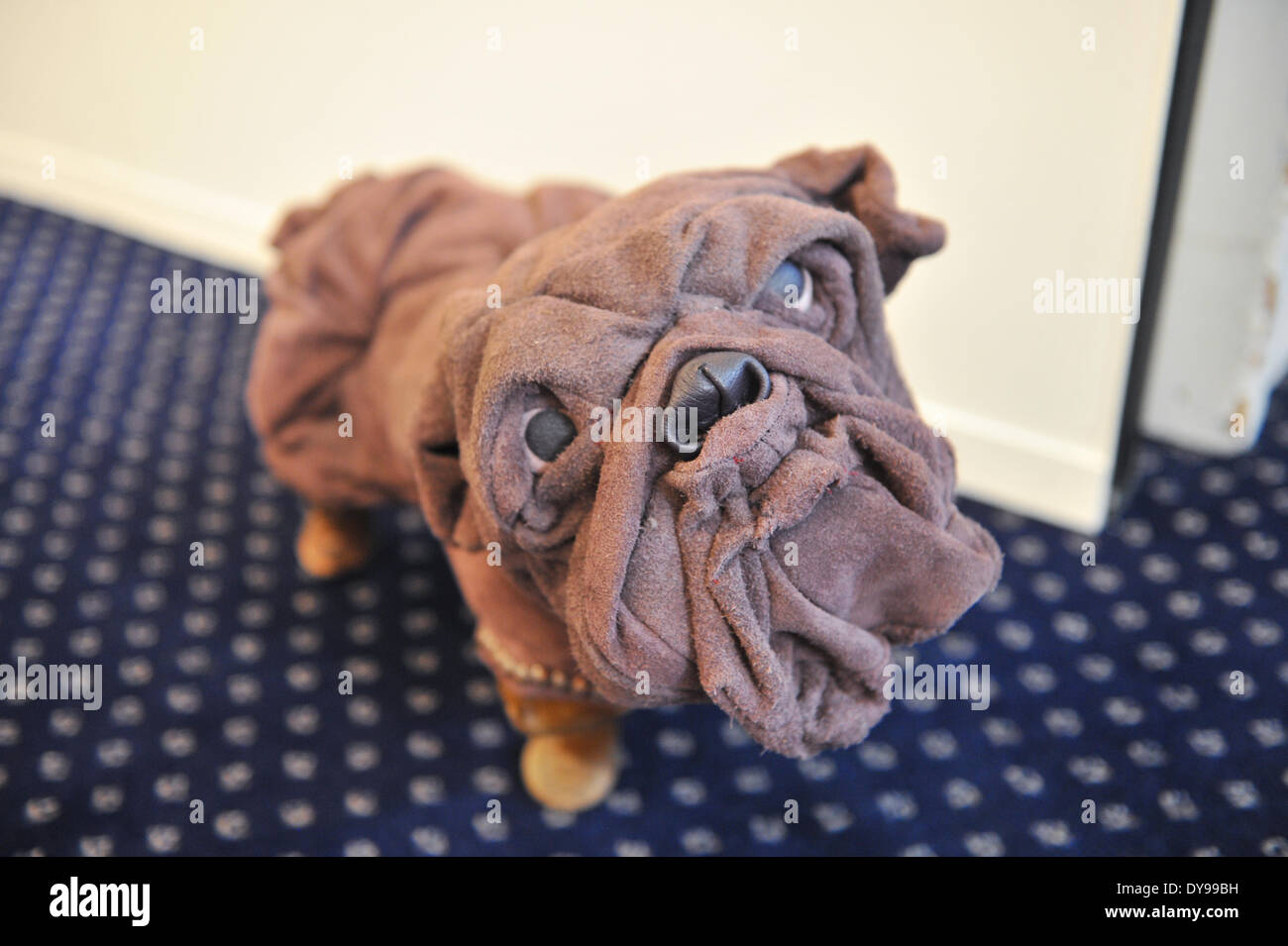 Chelsea Old Town Hall, Kings Road, London, UK. 10th April 2014. A ...