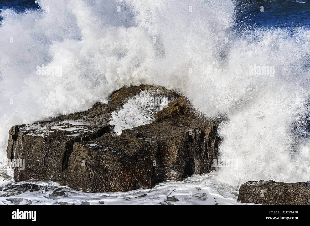 Ocean wave splash hi-res stock photography and images - Alamy