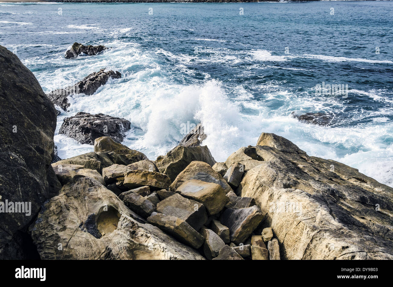 Big rocks with splashing water hi-res stock photography and images - Alamy