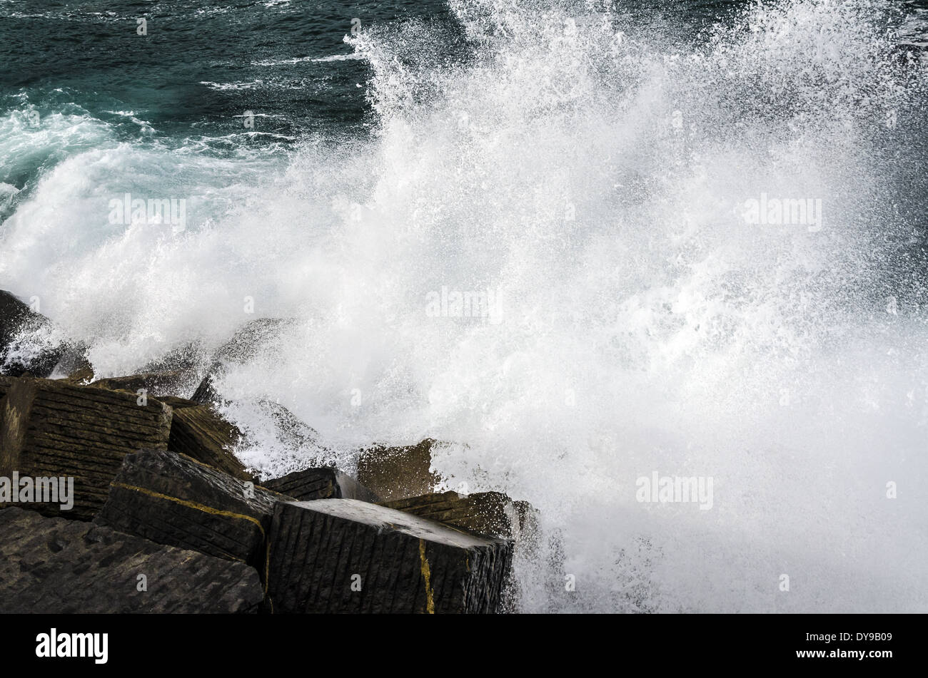 Wave splash detail hi-res stock photography and images - Alamy