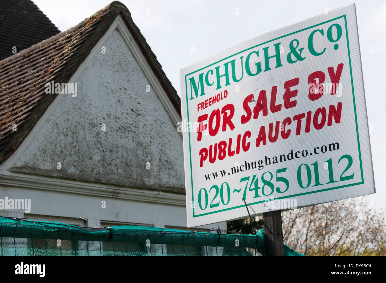 British auction house hi-res stock photography and images - Alamy