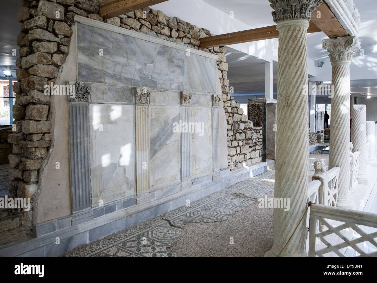 Roman villa interior decoration hi-res stock photography and images - Alamy