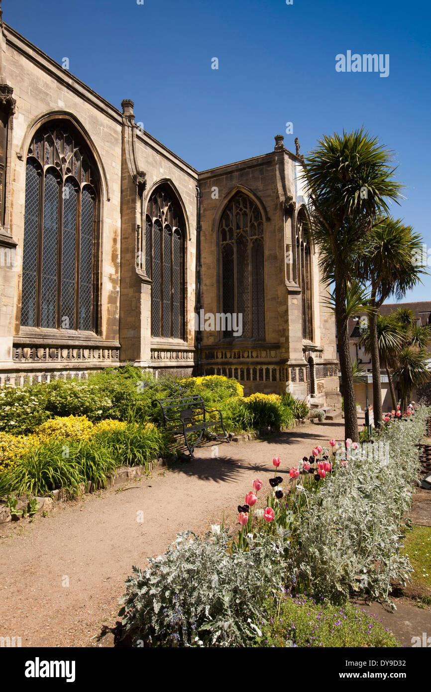 UK, England, Norfolk, Norwich, St Peter Mancroft Church garden Stock ...