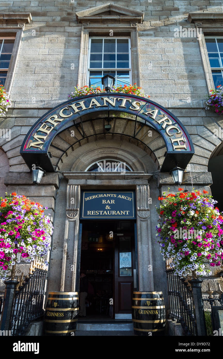Ireland, Dublin, the Merchant's Arch Pub entrance in the Temple Bar ...
