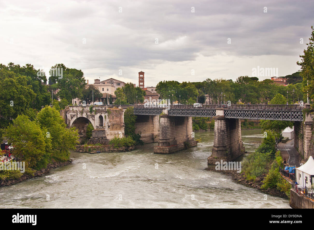 Bridge over Tiber river; Rome Stock Photo - Alamy