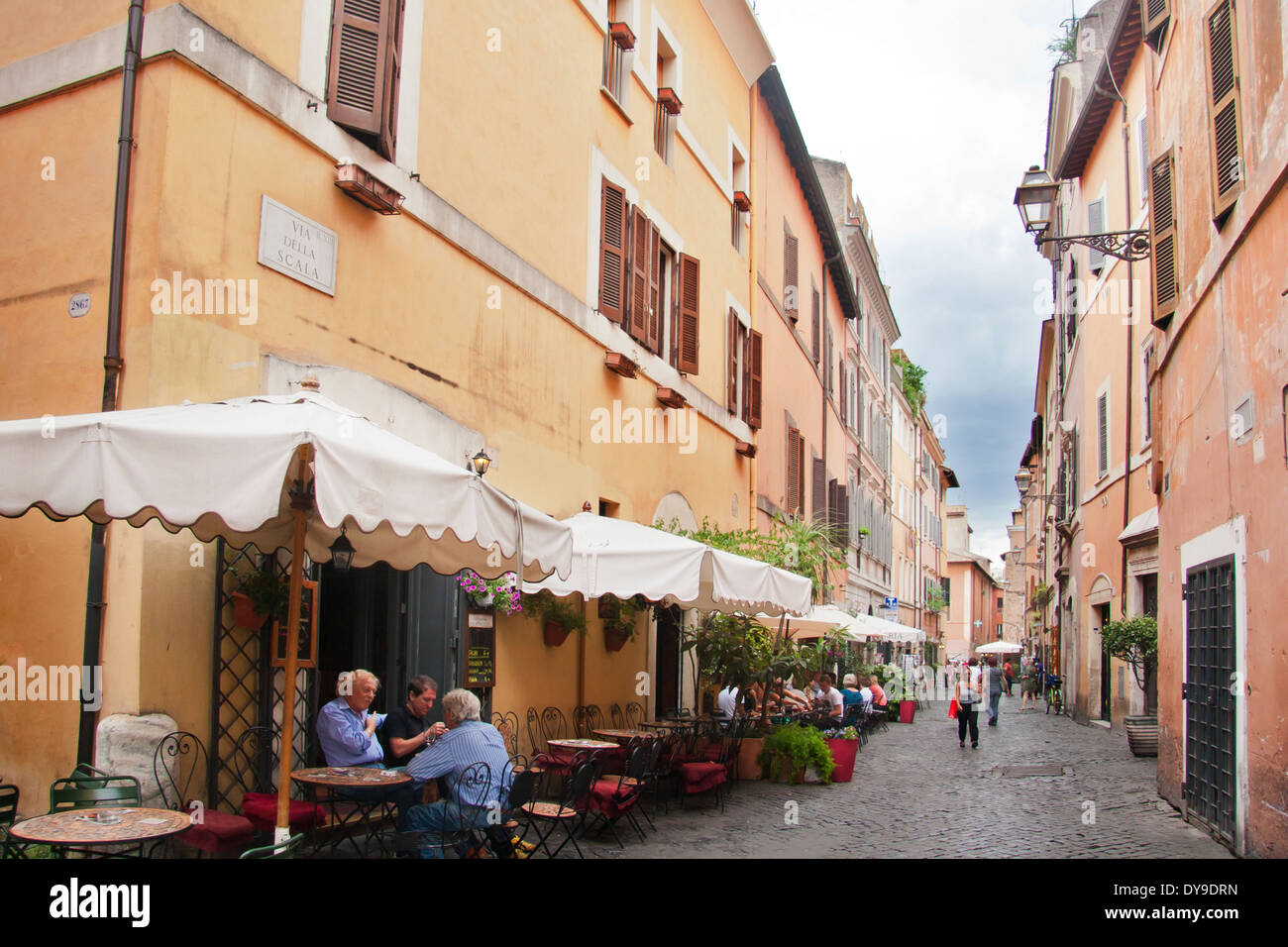La Scala street in Trastevere; Rome Stock Photo - Alamy