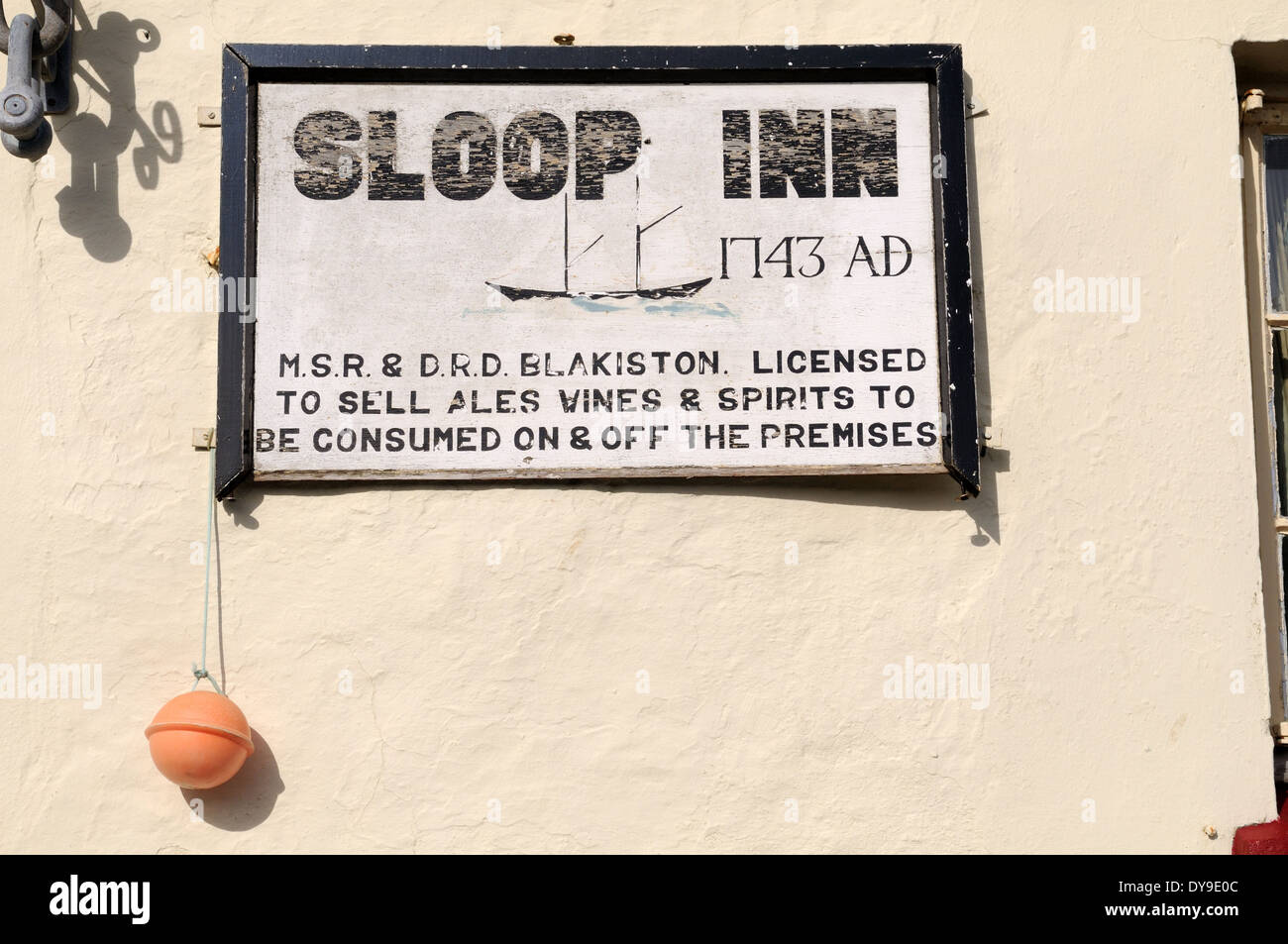 Sloop inn porthgain pembrokeshire wales hi-res stock photography and ...