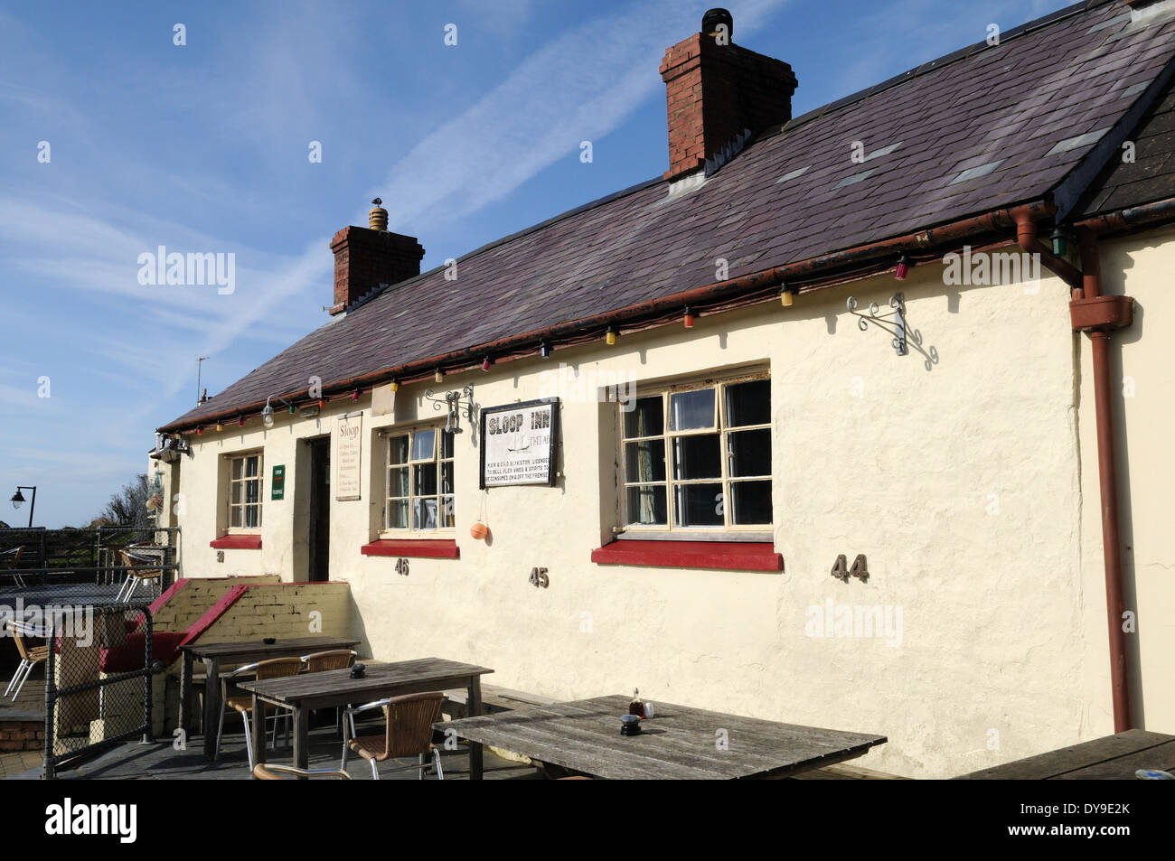 Sloop inn pembrokeshire hi-res stock photography and images - Alamy