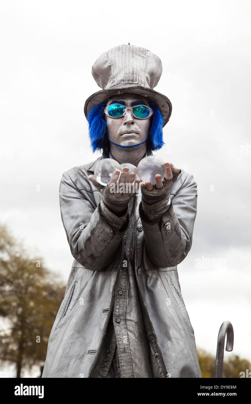 Silver man hi-res stock photography and images - Alamy