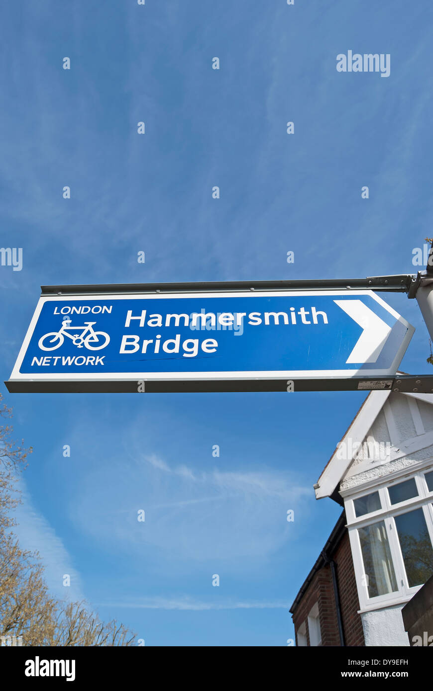 london cycling network sign in barnes, southwest london, england ...