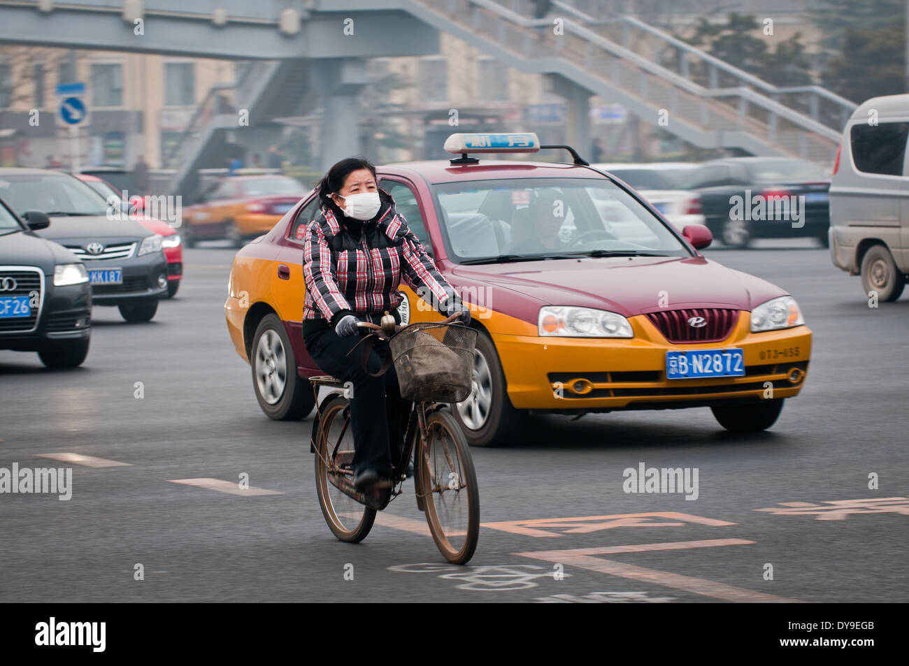 Air pollution china cars hi-res stock photography and images - Alamy