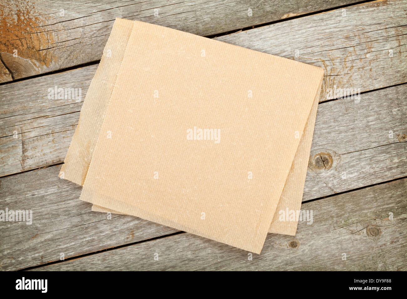 Brown parchment paper, cooking hi-res stock photography and images - Alamy