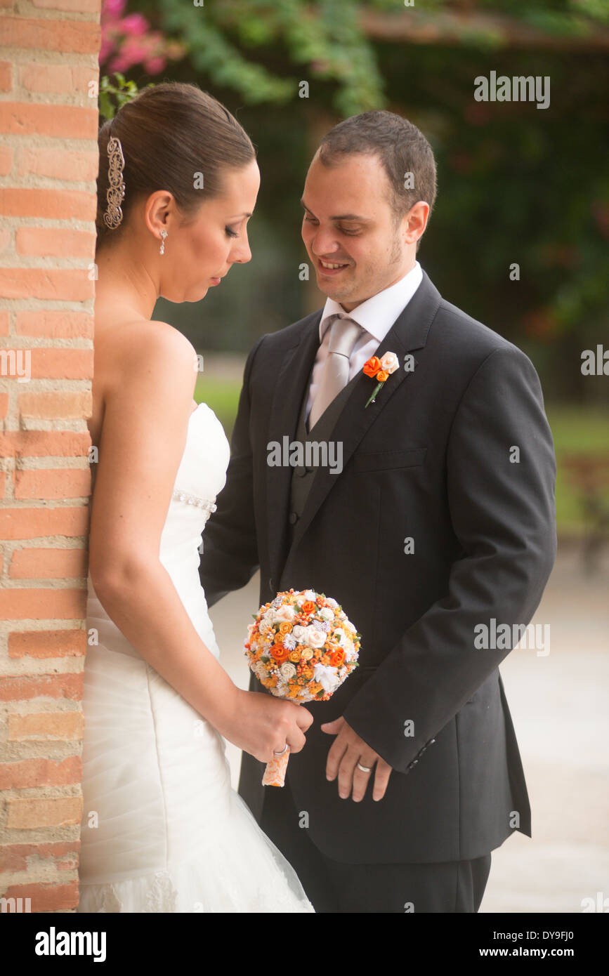 Newly married couple smile happily Stock Photo - Alamy