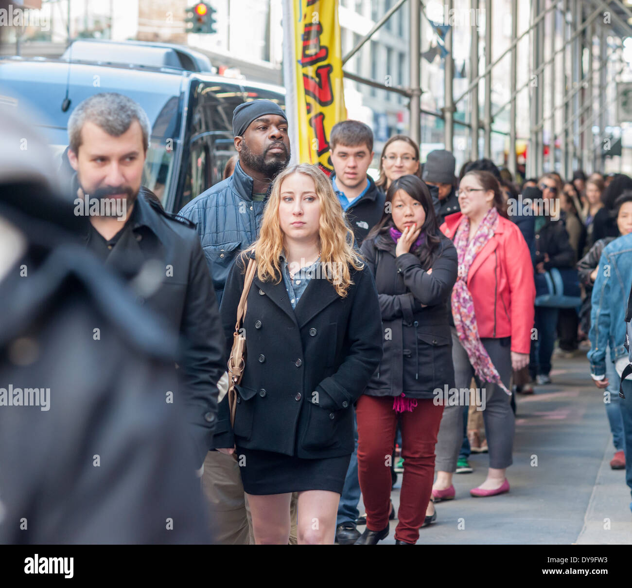 Burger lovers wait on line at the new Smashburger restaurant in New ...