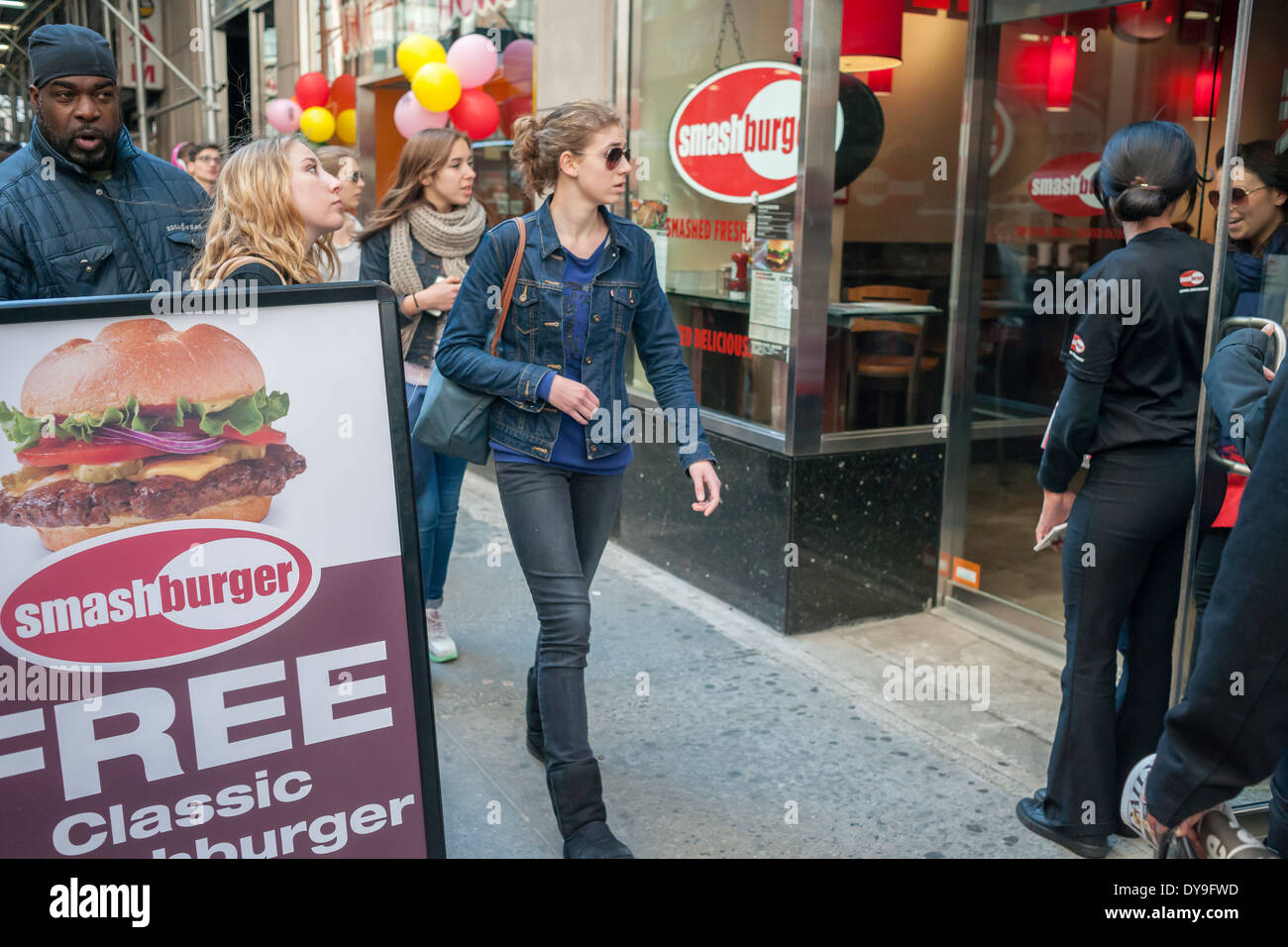 Smashed burger restaurant hi-res stock photography and images - Alamy